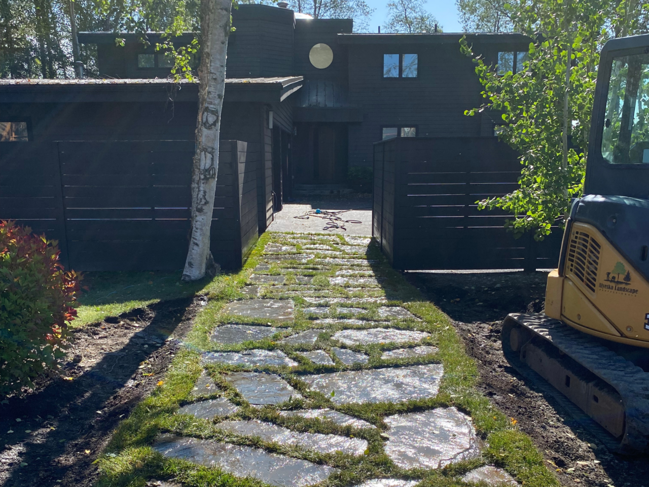 Residential Landscaping & Custom Landscape Stonework Services